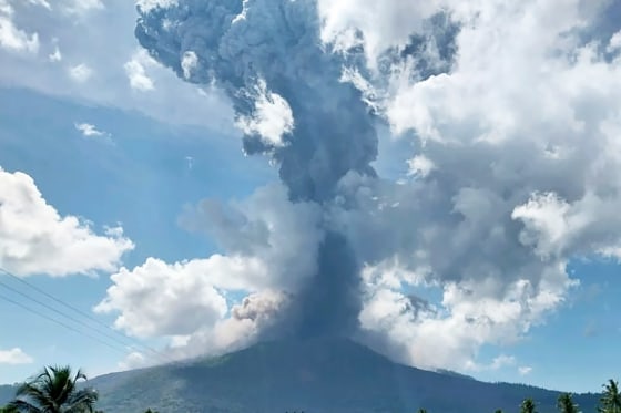 Indonesia's Mount Lewotobi Laki Laki erupts, spewing ash more than ...