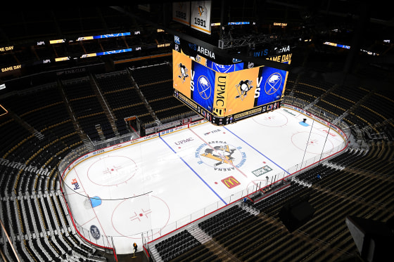 Fan at Penguins game hospitalized after falling from upper concourse