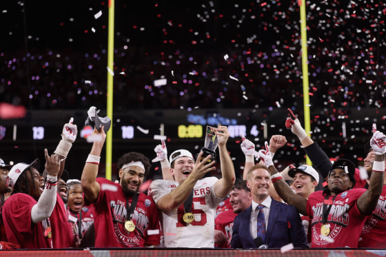 No. 2 Indiana beats No. 1 Ohio St. 13-10, winning first Big Ten title ...