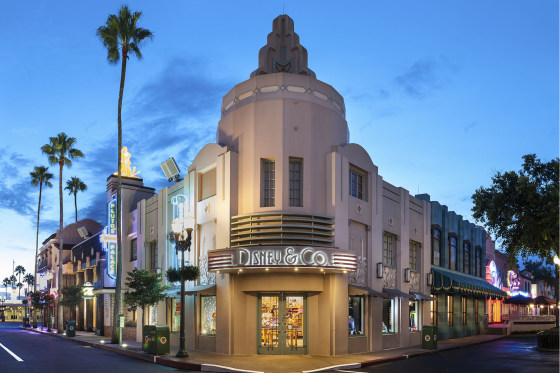 Disney park worker hurt shielding crowd from 400-pound runaway prop in ...