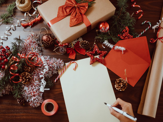 175 Christmas Greetings to Send Friends and Family This Year