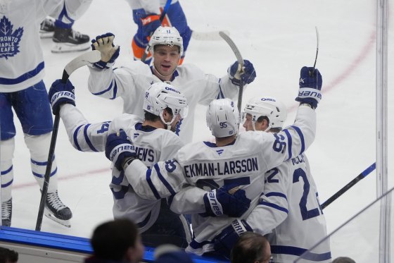 Matthews passes Mats Sundin to set Maple Leafs' franchise record with ...