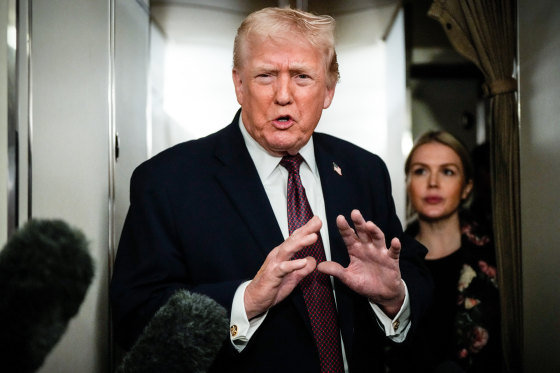 Senate blocks measure to restrict Venezuela strikes after Trump flips ...