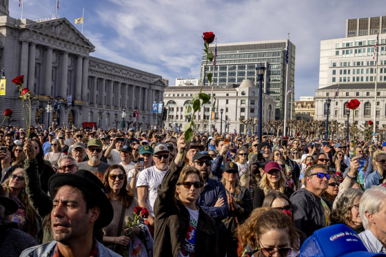 Thousands of fans celebrate life of legendary Grateful Dead guitarist ...
