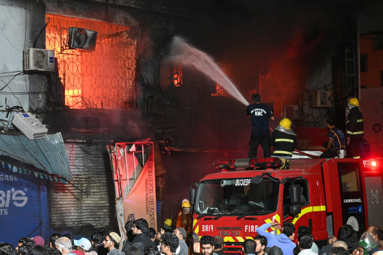 Karachi mall fire death toll rises to 23 as rescuers search for dozens ...