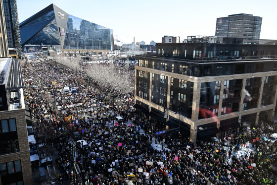 Thousands rally against ICE in Minneapolis amid below-zero temperatures