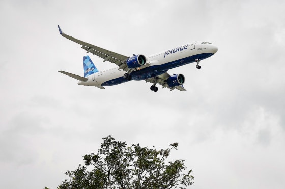 JetBlue allegedly used private customer data like internet history ...