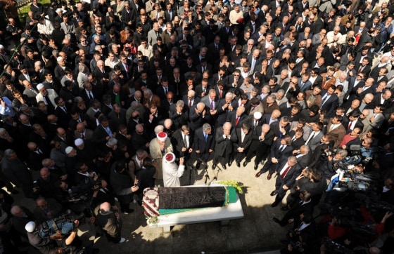 Princess Neslisah Osmanoglu, oldest in Ottoman dynasty, dies at age 91 ...