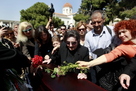 Hundreds mourn at funeral for Greek pensioner who shot himself in ...