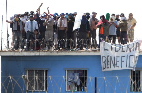 Peruvian inmates start riot over prison treatment