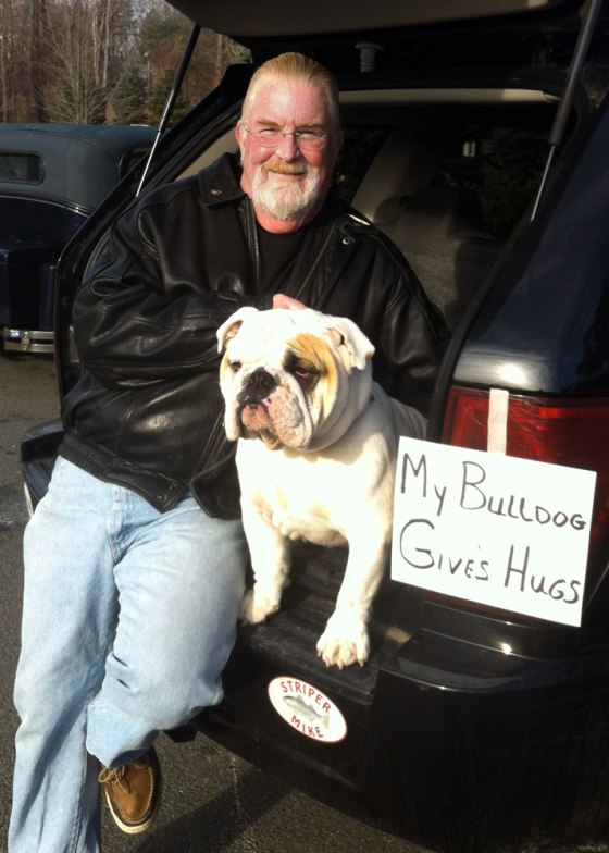 Conn. school shooting: Bulldog and owner hope to heal Newtown one hug ...