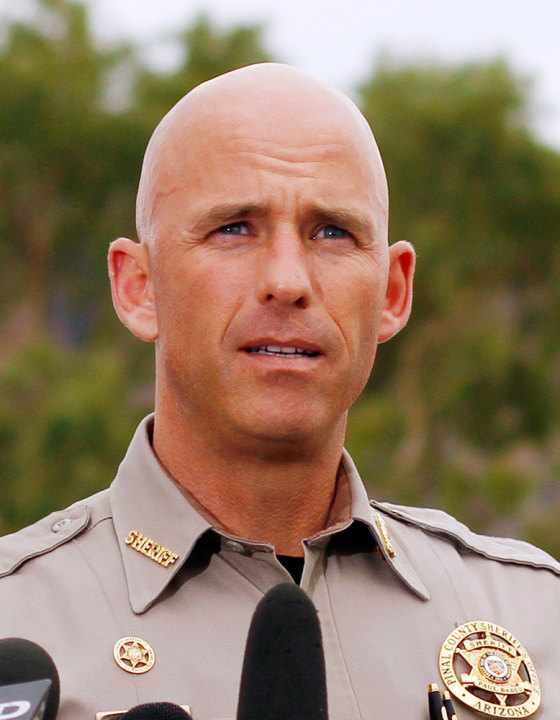 Gay Ariz. sheriff fends off new attack -- from sister