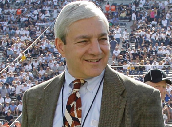 Ex-Penn State president says he didn't protect Sandusky, was himself an ...