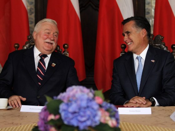 Polish icon Walesa wishes Romney 'success' during visit