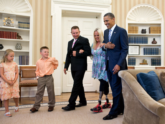 Tornado mom Stephanie Decker meets Obama
