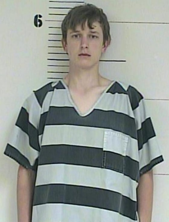 Teen calls 911 to report mother, sister dead: 'I hate the feeling of killing someone'