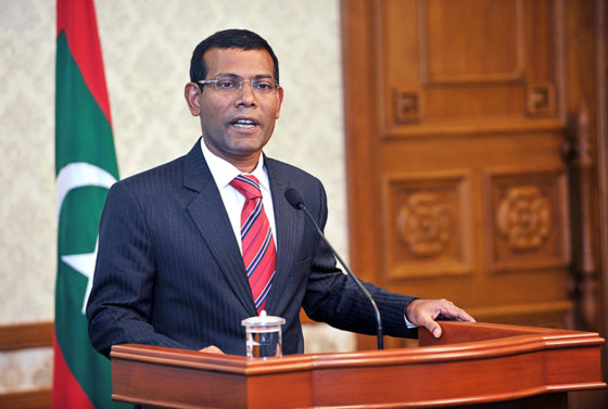 Trouble in paradise: Maldives president quits after cops mutiny