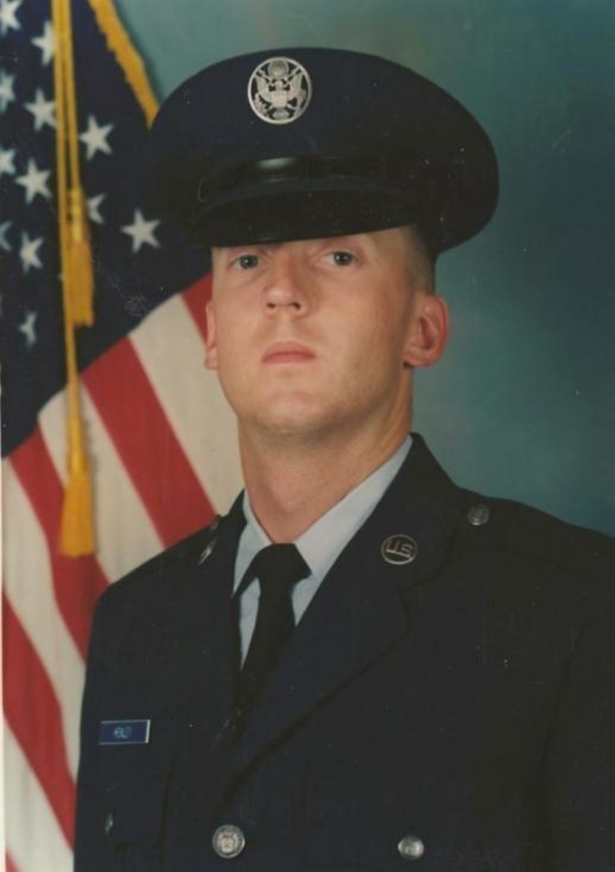 Kicked out of the Air Force for a kiss: Despite repeal of 'Don't ask ...