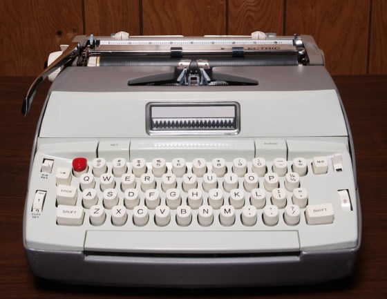 German parliament bans laptops; members bring a typewriter