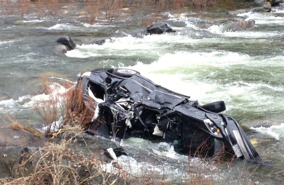 California kayaker saves family after SUV plunges into river