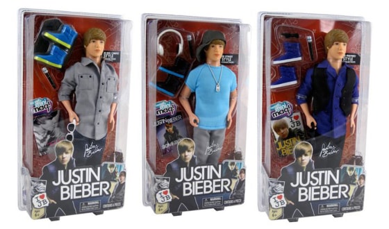 Justin Bieber dolls to sing, melt hearts