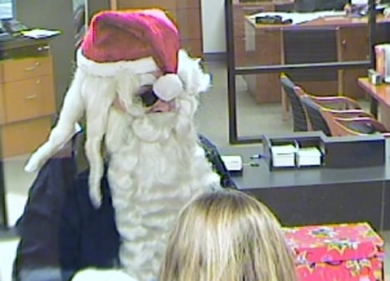 Man dressed as Santa Claus robs Florida bank