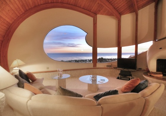 Catch a wave at this Calif. home