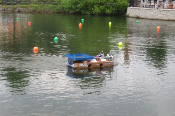 Robotic boats have mind of their own on water
