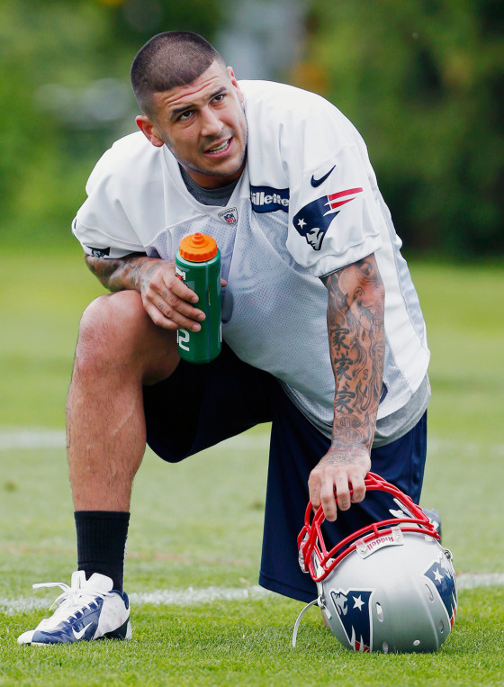 Body found near Patriots player Aaron Hernandez's home ruled a homicide