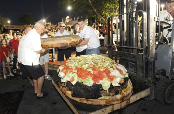 Now that's a whopper! World's largest burger weighs 777 lbs.