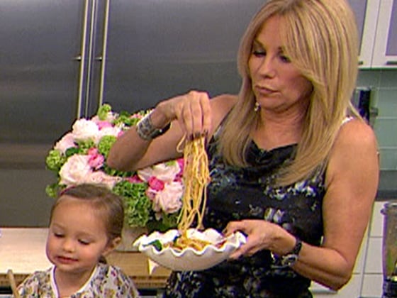 Kathie Lee gets hands-on with her pasta