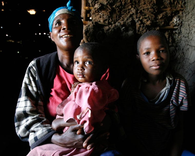 Photo of 2 little girls leads to reunion in Congo