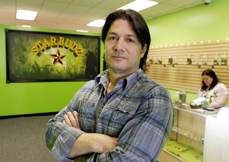 Los Angeles to close pot dispensaries