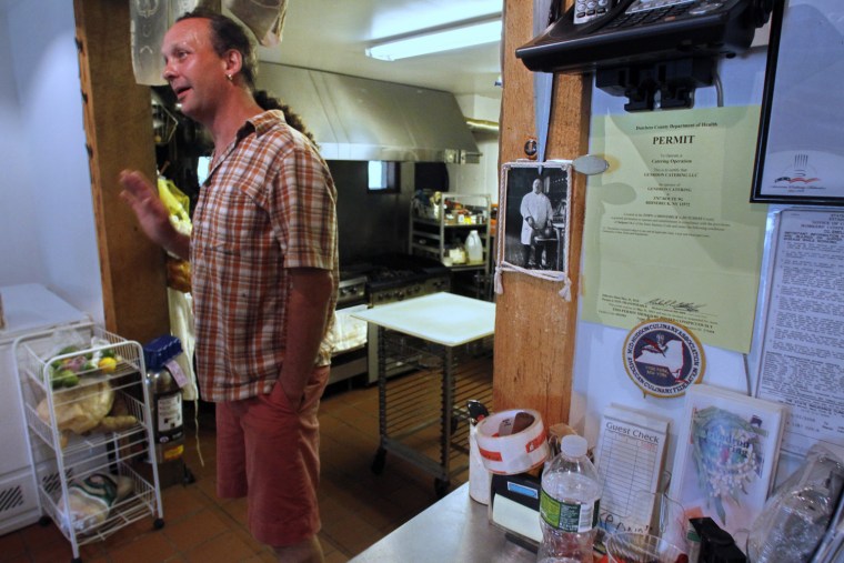 Small N.Y. town abuzz over Clinton wedding