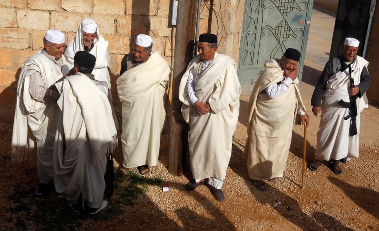 Gadhafi, rebels vie for loyalty of Libyan tribes