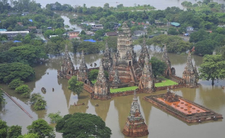 Two-thirds of Thailand flooded — including 108 temples