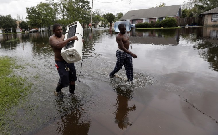 Isaac makes landfall on the US Gulf Coast