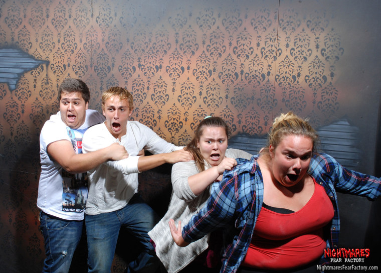 Faces of fear: 30 amazing haunted house reactions