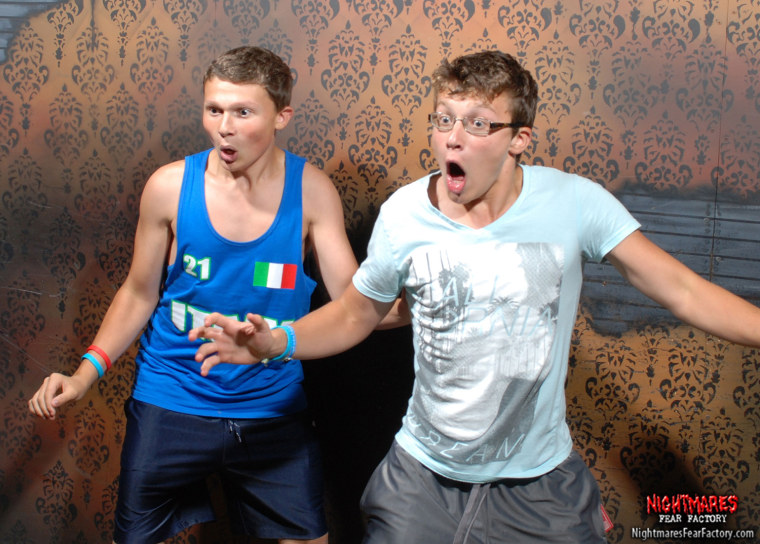 Faces of fear: 30 amazing haunted house reactions