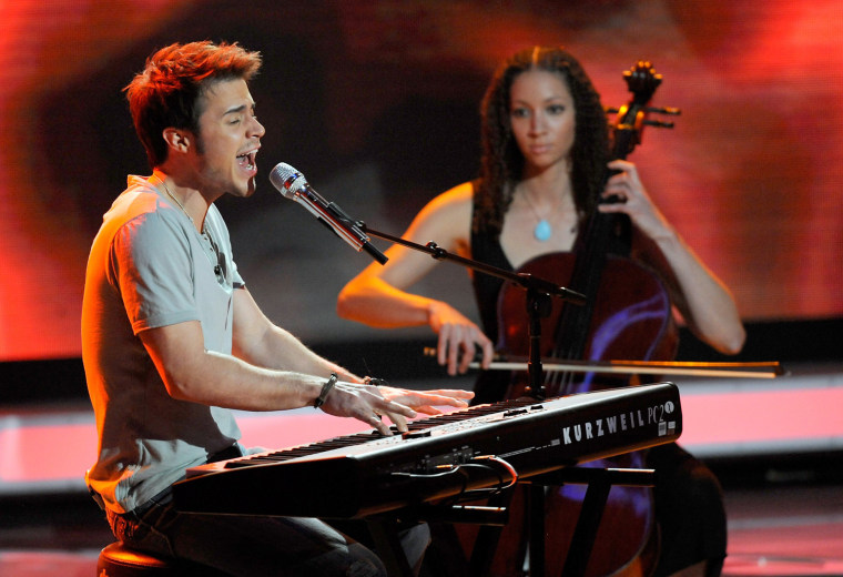 Kris Allen plays it cool