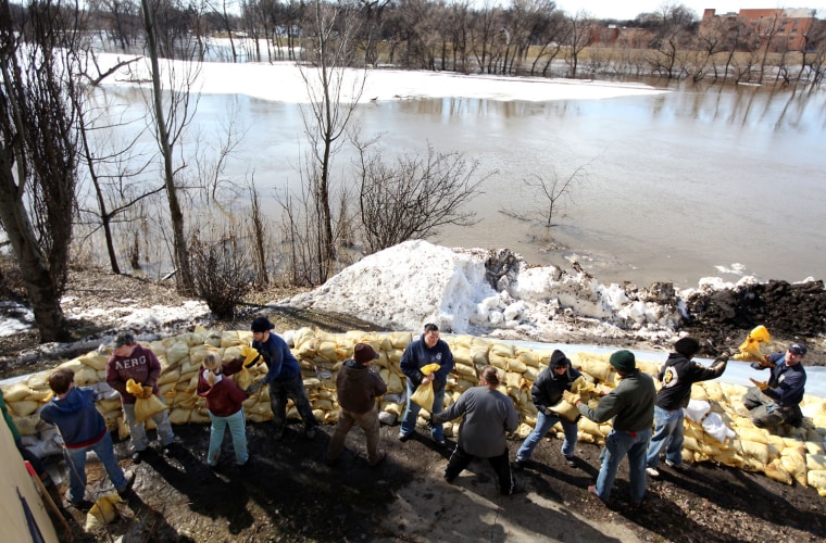 Fighting floods in Fargo