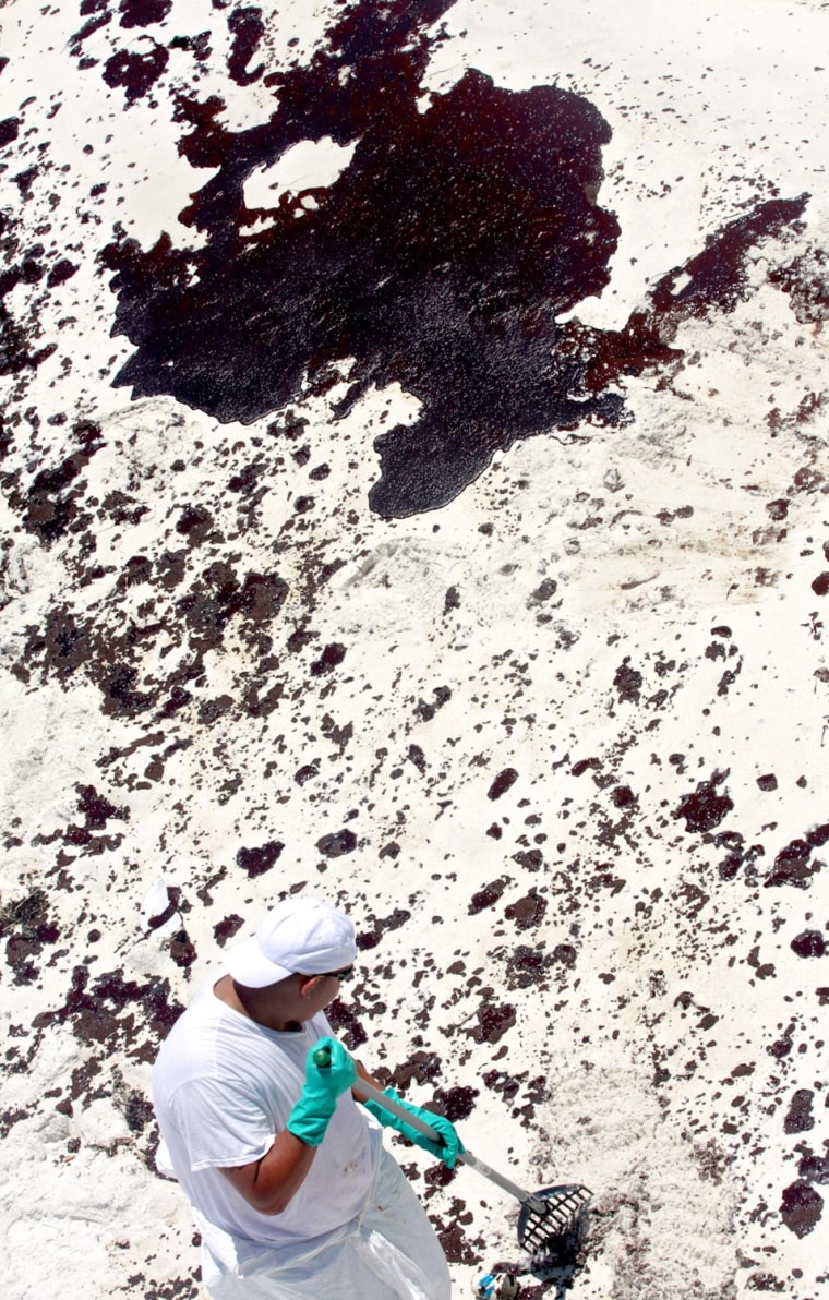 Deepwater Horizon rig oil hits land