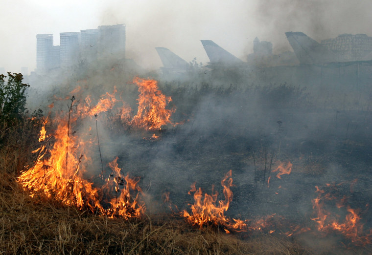 Fires rage across Russia