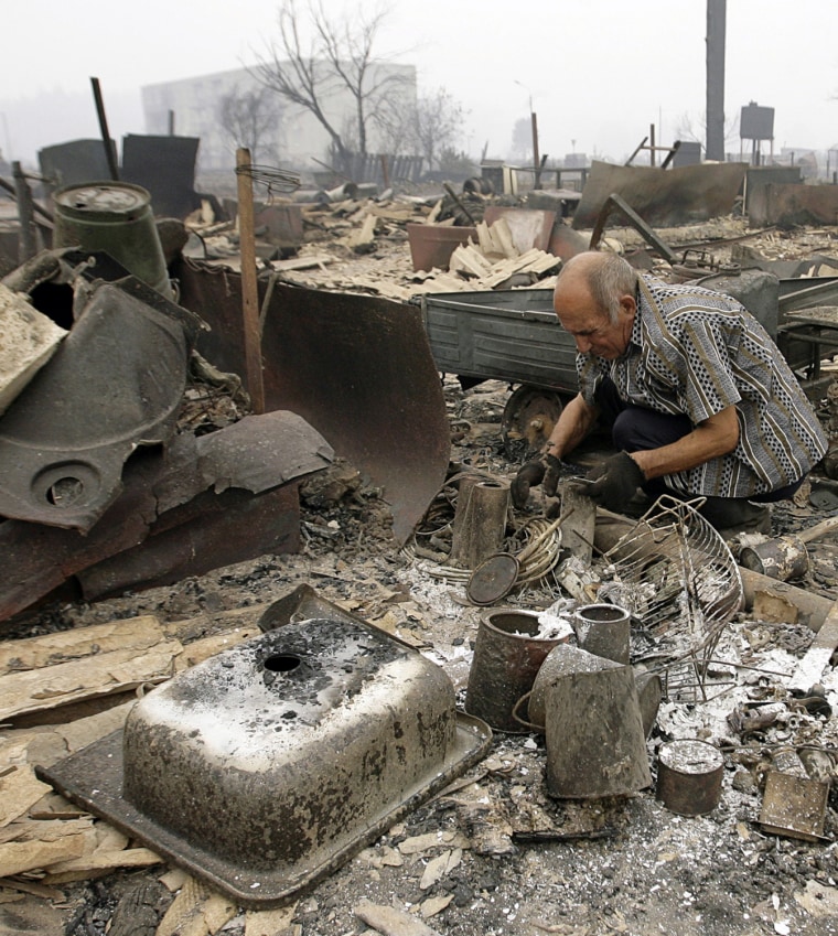 Fires rage across Russia