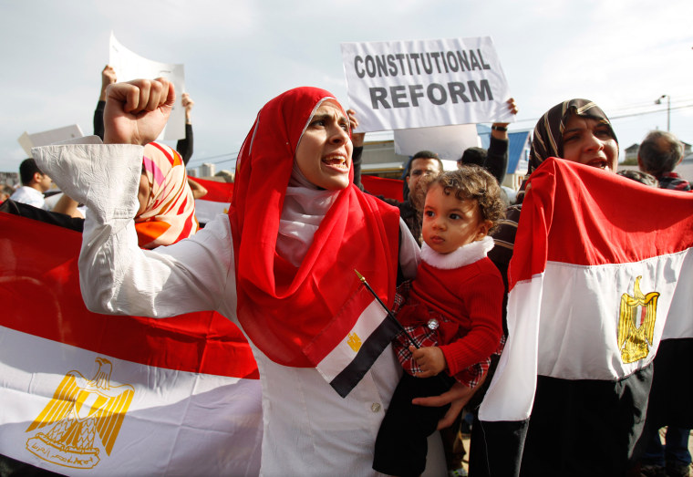 World reacts to Egypt's protests