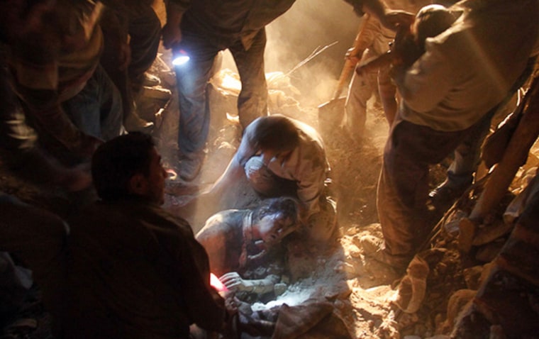 Two earthquakes rock Iran