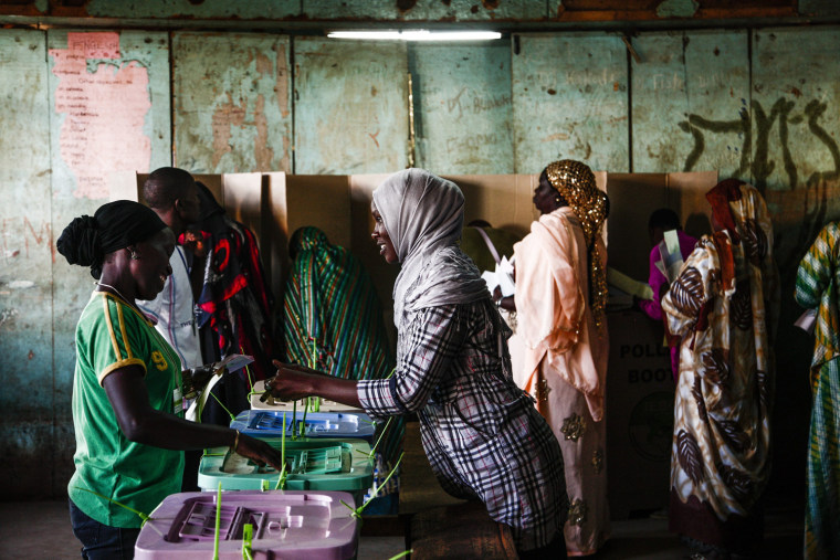 Kenyans vote in crucial election