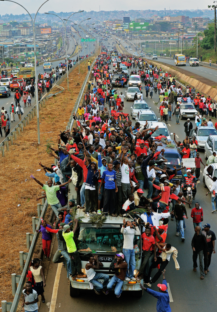 Kenyans vote in crucial election