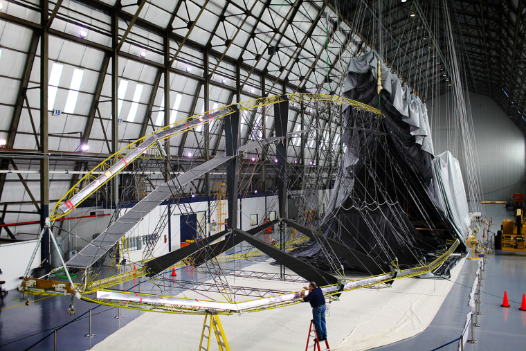 New blimp's skeleton unveiled