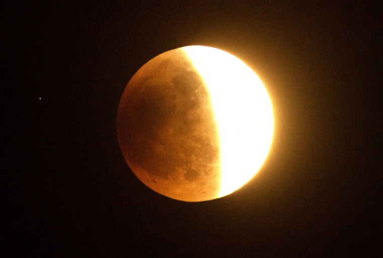 Red Side of the Moon: 'Blood' Eclipse Sweeps Sky
